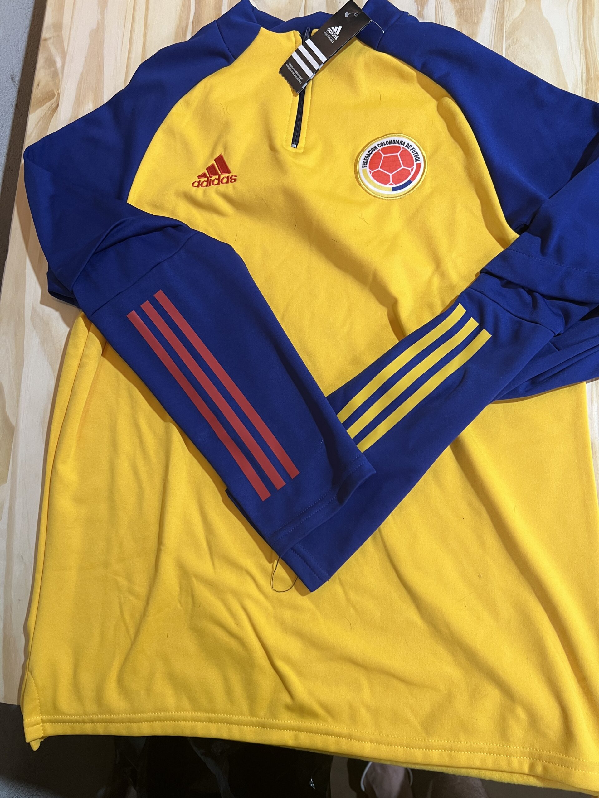 Buzo Seleccion Colombia 2021 – Empilchame